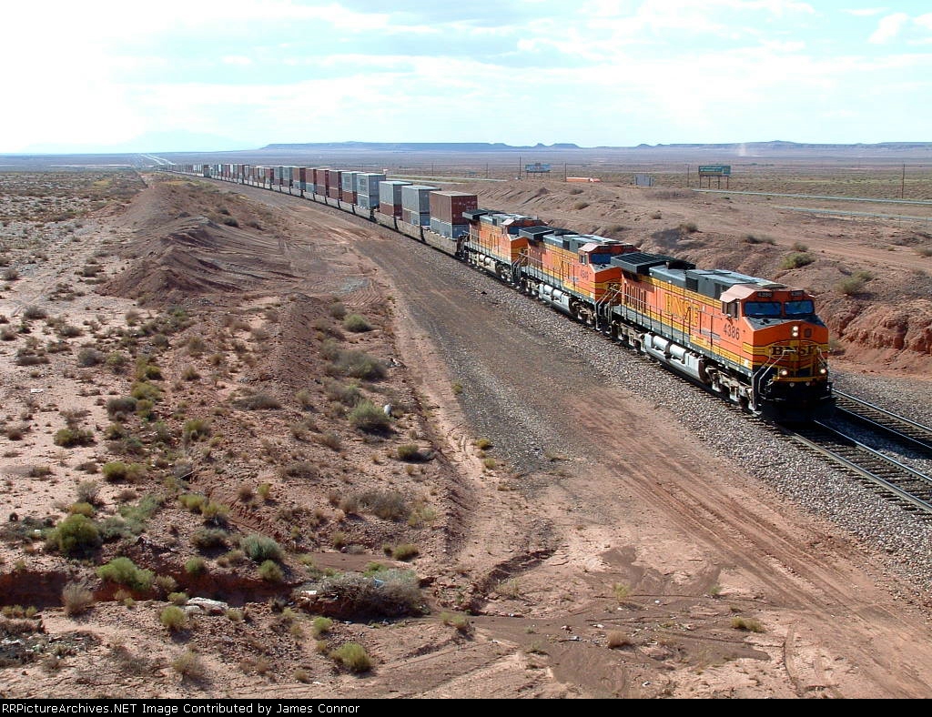 BNSF 4386 Leads Eastbound Stack Train